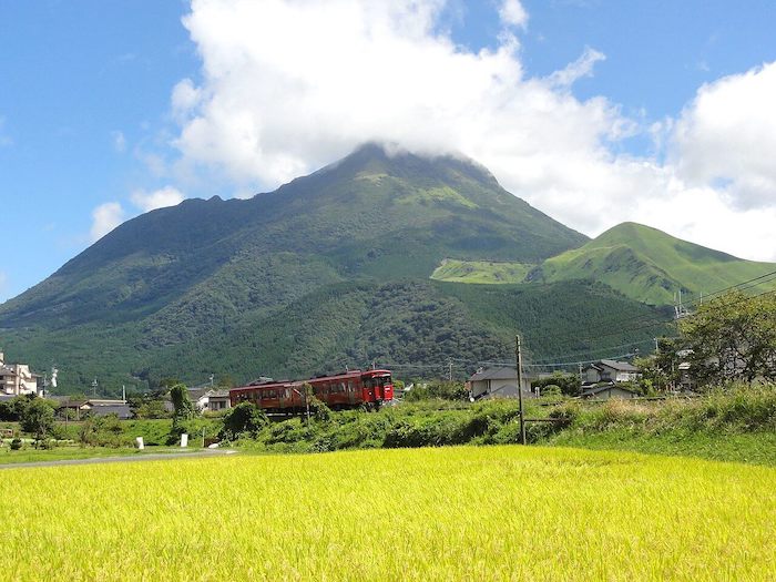 Chikuho Bank and Others Collaborate on JR Kyudai Main Line | Fukuoka Now